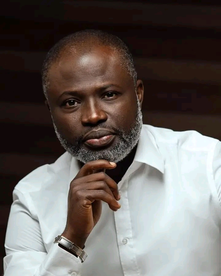 Amb. Yahaya Seriki Sympathises with Owode Market Traders over Fire ...